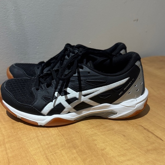 Asics | Shoes | Asics Womans Black And White Athletic Shoes | Poshmark